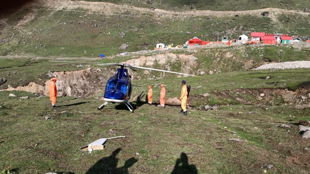 Chopper with 6 onboard makes emergency landing in Kedarnath, all ...
