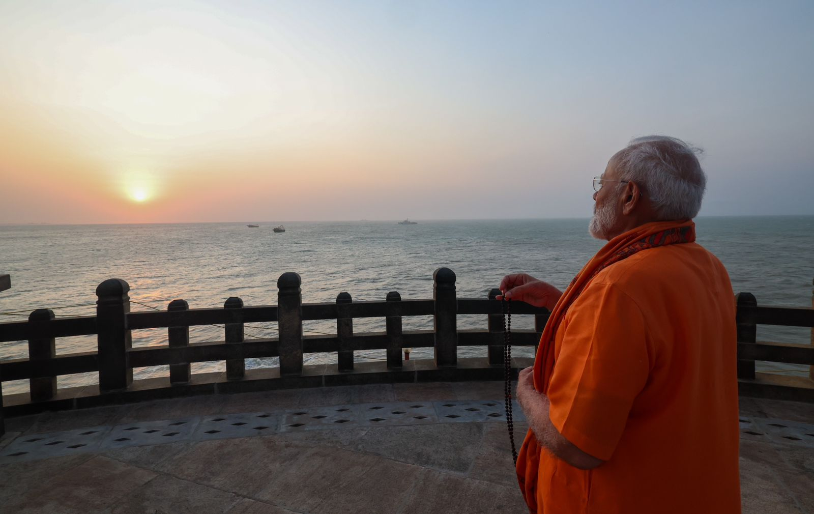 Clad in orange robe, PM Modi meditates at Vivekananda Rock Memorial in ...