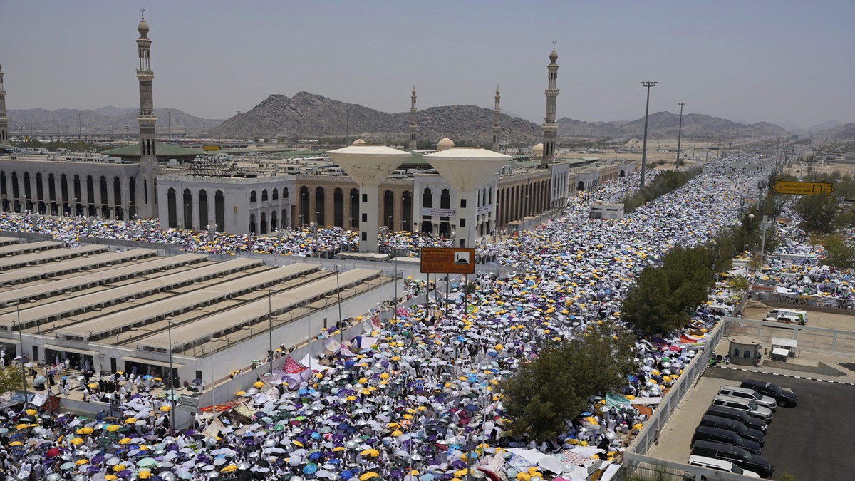 68 Indians among hundreds dead amid scorching heat during Hajj pilgrimage - World News | The ...