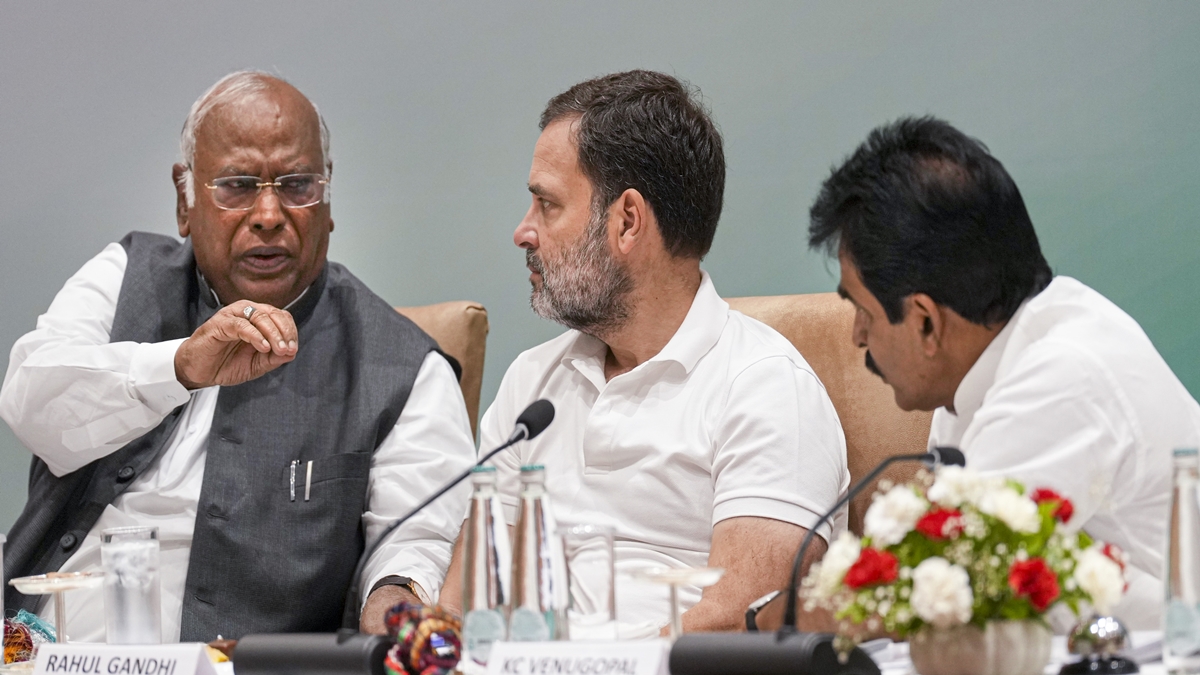 Lok Sabha mandate a decisive rejection of politics of divisiveness, hate: Kharge at CWC meet ...