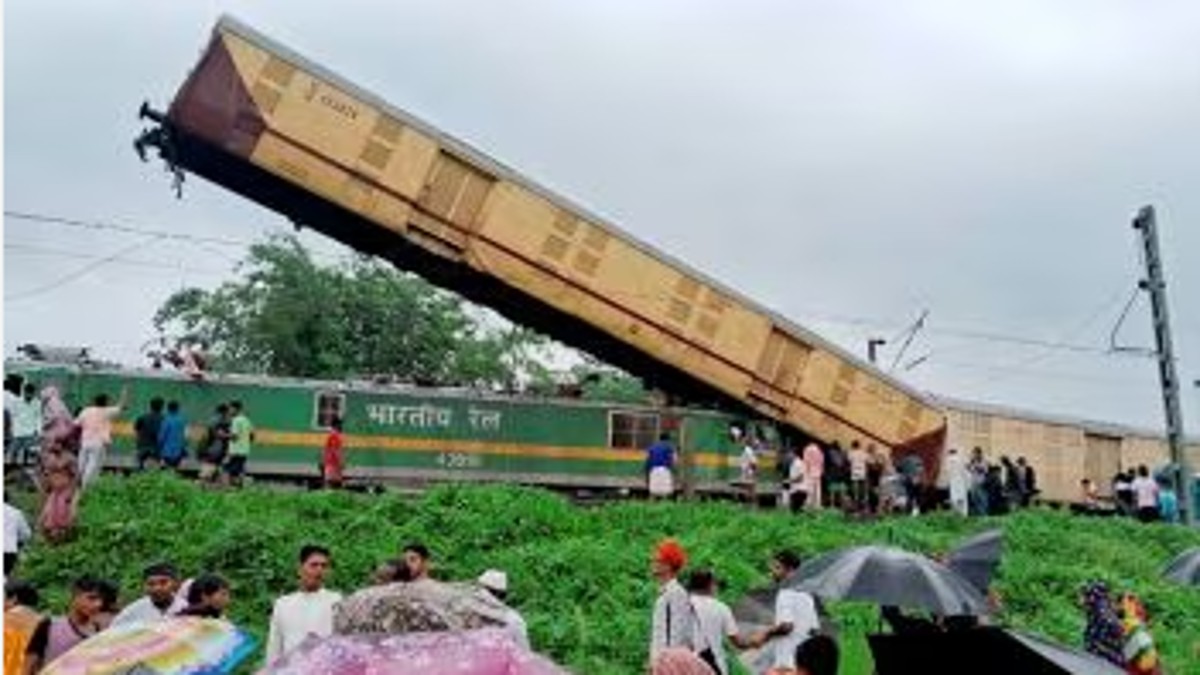 Kanchanjunga Express-Goods Train Collision: East Central Railway ...