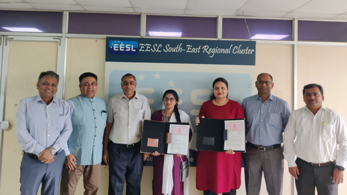 EESL inks partnership Self-help Group leader in Telangana to boost ...