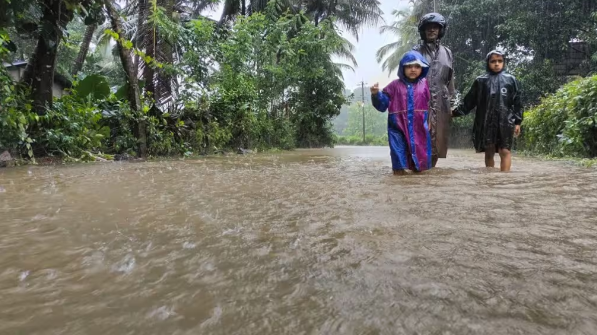 Karnataka Rains: Monsoon fury continues, red alert extended for coastal regions - India News ...