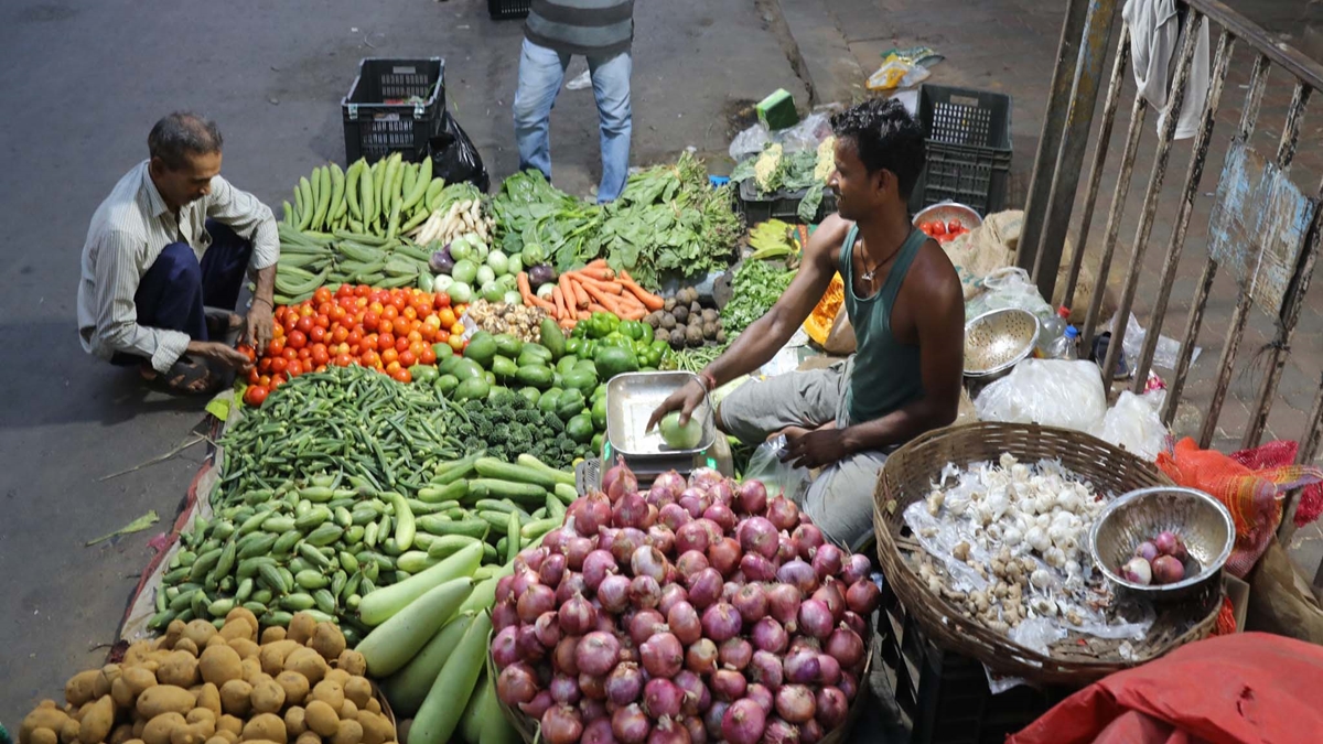 Tomato prices soar amid supply crunch - Economy News | The Financial ...