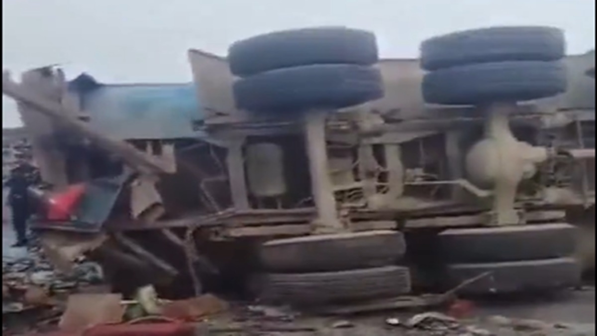 Unnao accident: 18 killed, 19 injured as double-decker bus collides with milk tanker on Agra ...