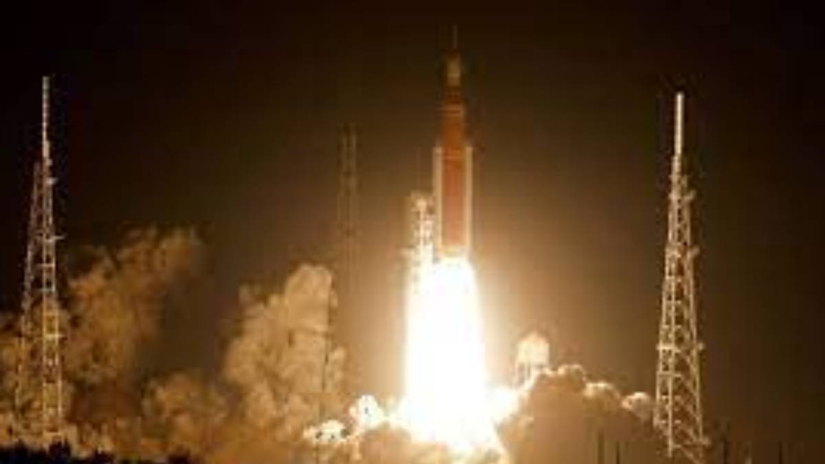 Chinese space rocket crashes in flames after accidental launch during ...