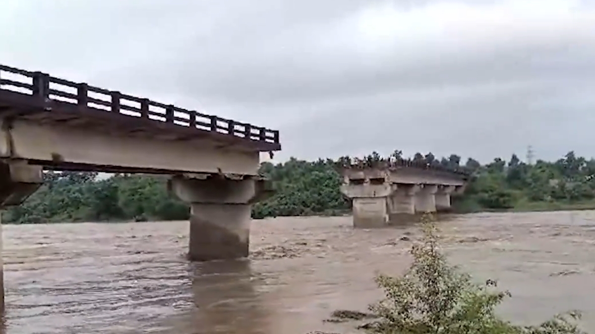 Another collapse in Bihar! Under-construction bridge over Ganga ...