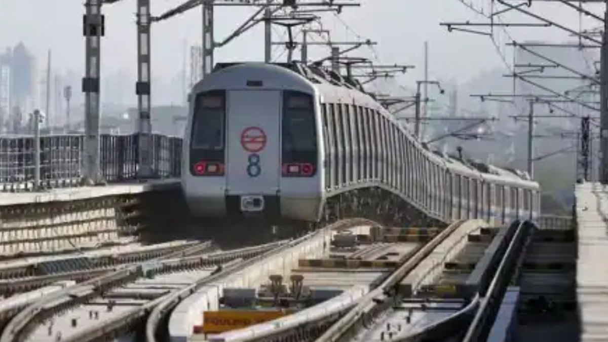 Delhi Metro security in focus - Police recommend CCTV, lighting ...