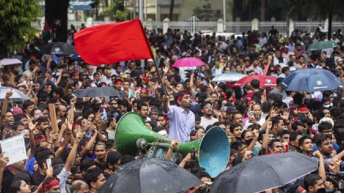 18 killed, dozens injured as protestors and Awami League supporters ...