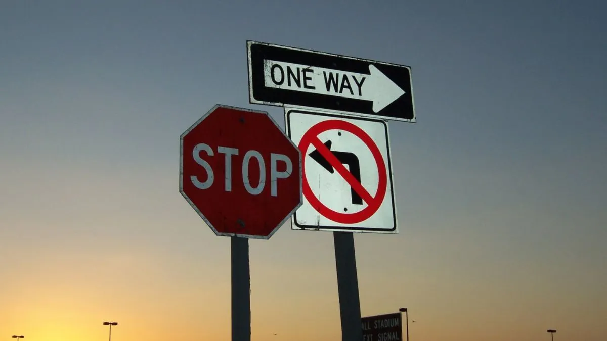 NDMC to revamp 6,439 road signs, invest Rs 4.96 crore in road ...