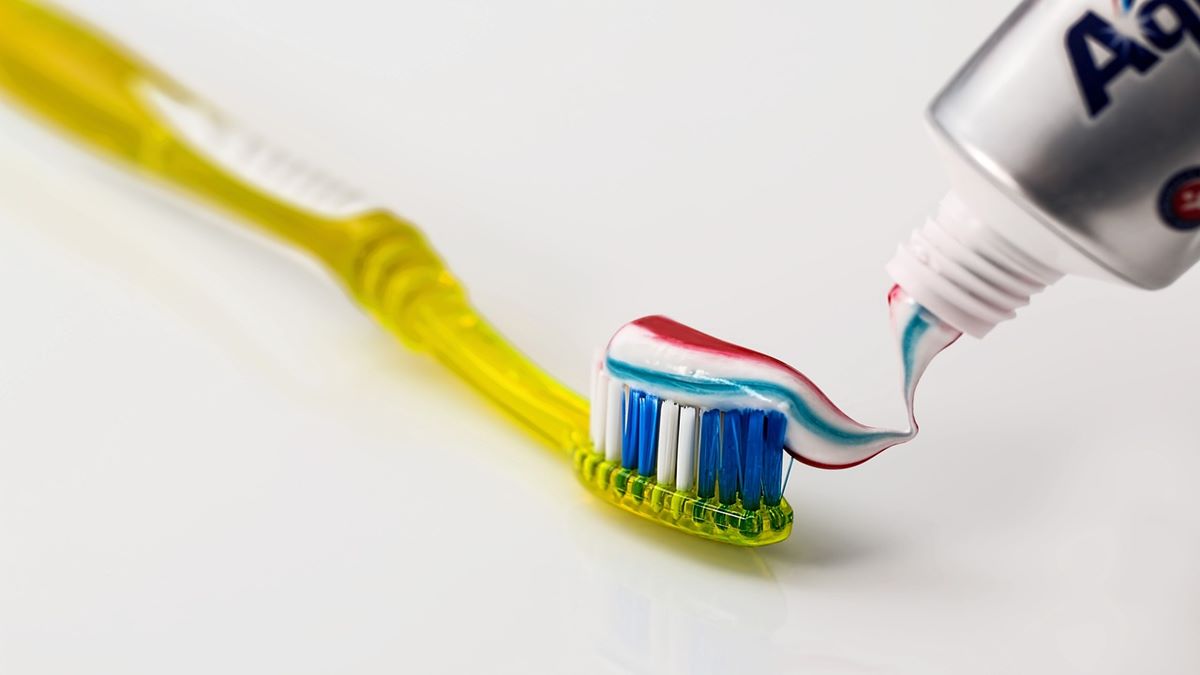 Do you use fluoride toothpaste? Know all about benefits, usage and ...