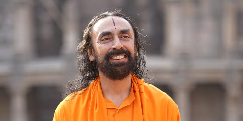 Guru Gauranga Das to Swami Mukundananda: Famous Indian spiritual Gurus ...