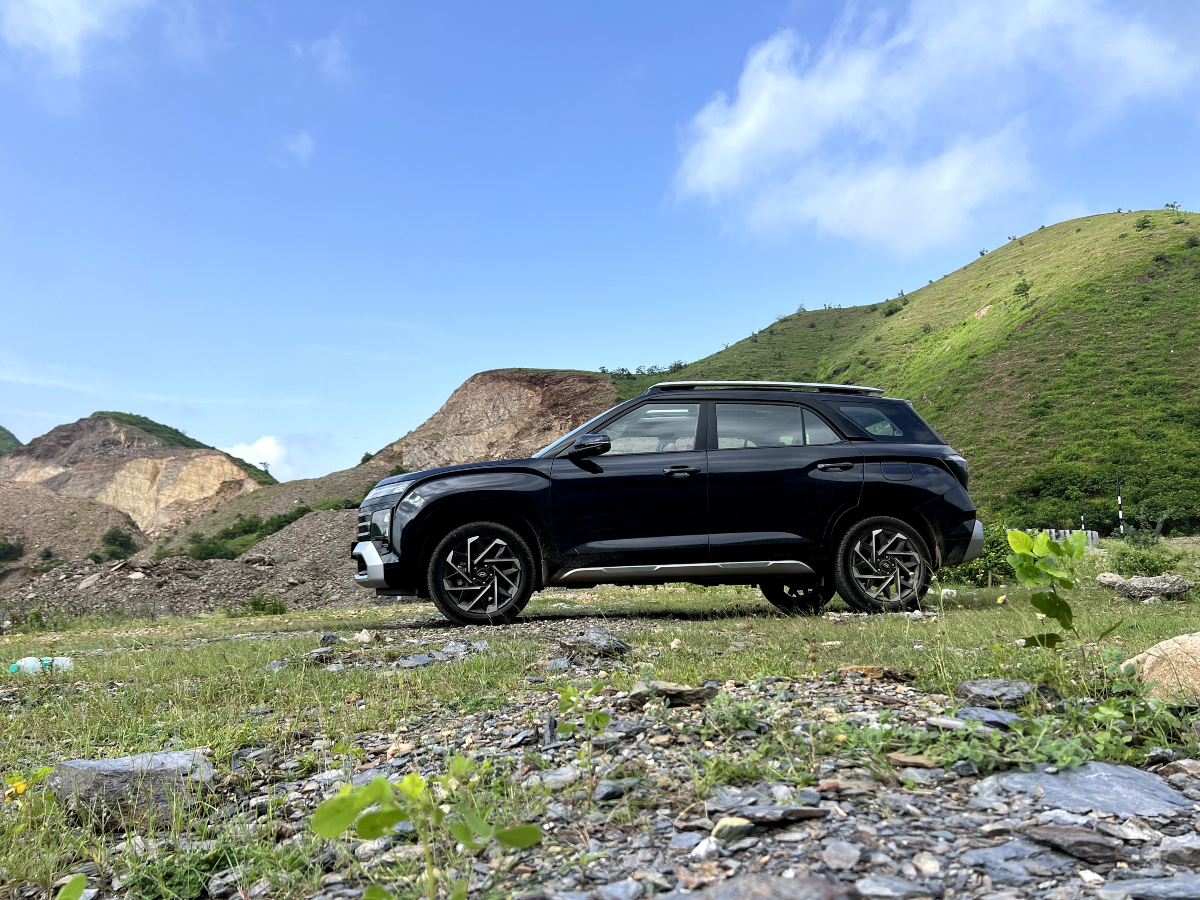 Hyundai Alcazar Review: Second time a charm? - Auto Reviews News | The ...