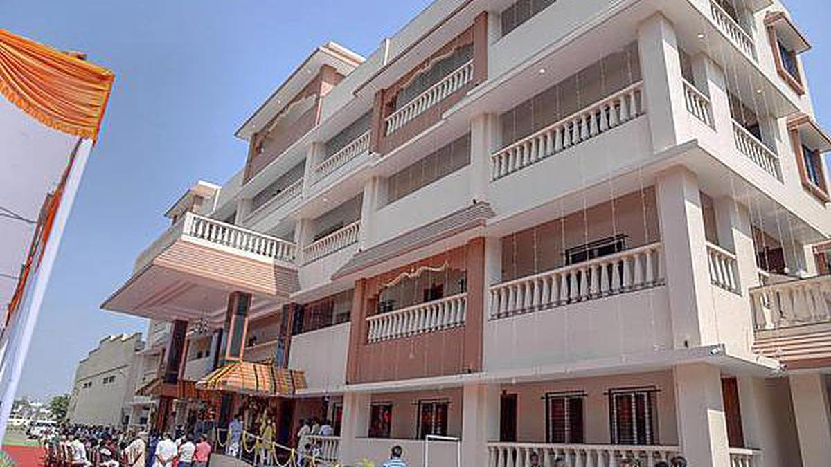 Inside track by Coomi Kapoor: Shift from Nagpur - Opinion News | The ...