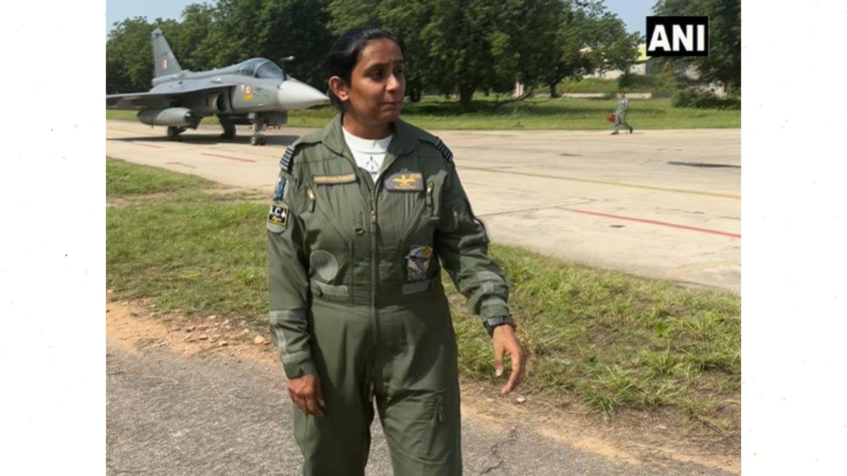 Squadron Leader Mohana Singh makes history! India's first woman pilot to fly Tejas Fighter Jet ...