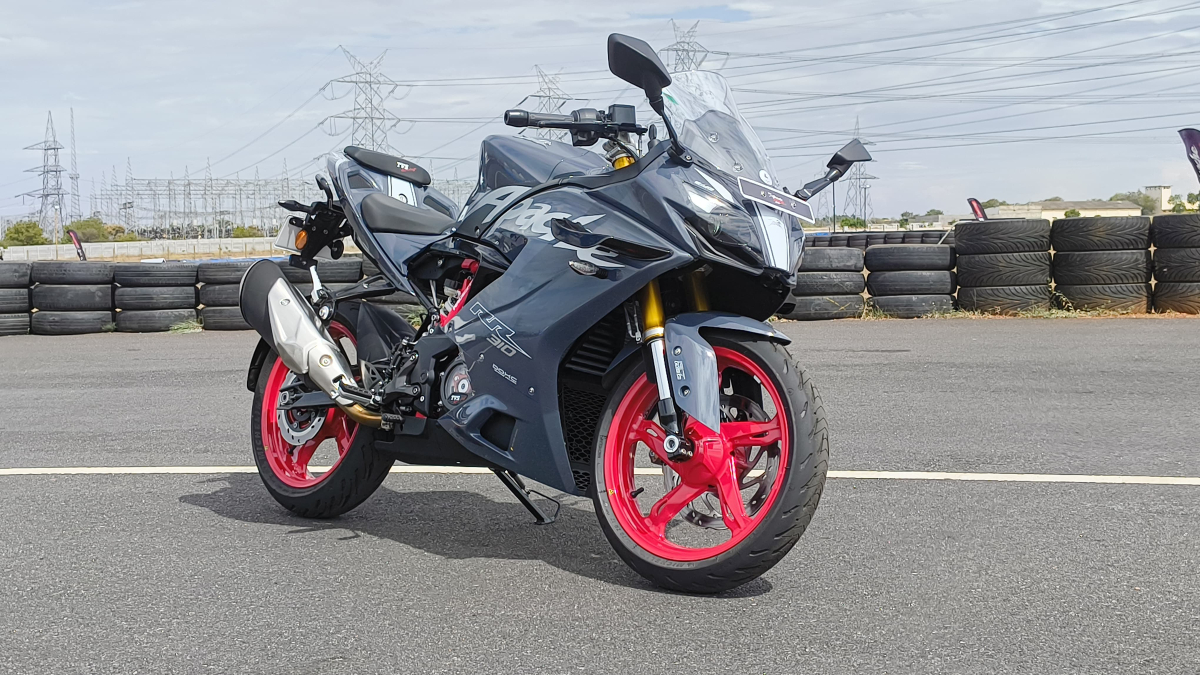 2024 TVS Apache RR 310 Review: Road bike turns track weapon - Auto Reviews News | The Financial ...
