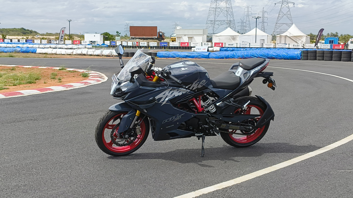 2024 TVS Apache RR 310 Review: Road bike turns track weapon - Auto Reviews News | The Financial ...