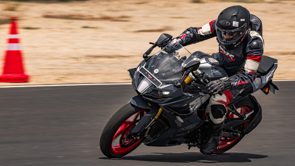 2024 TVS Apache RR 310 Review: Road bike turns track weapon - Auto ...