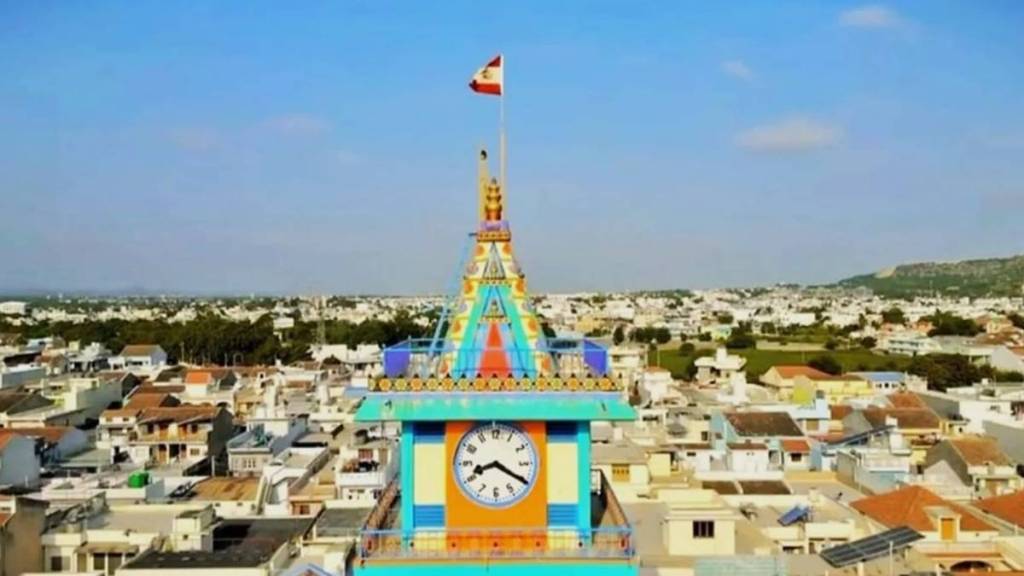 India's Wealthiest Village: The residents of this village have Rs 7000 ...