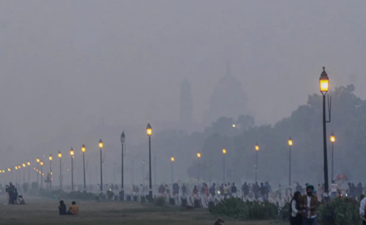 Delhi Air Pollution: Air quality continues to remain 'very poor', AQI at 351 in Anand Vihar ...