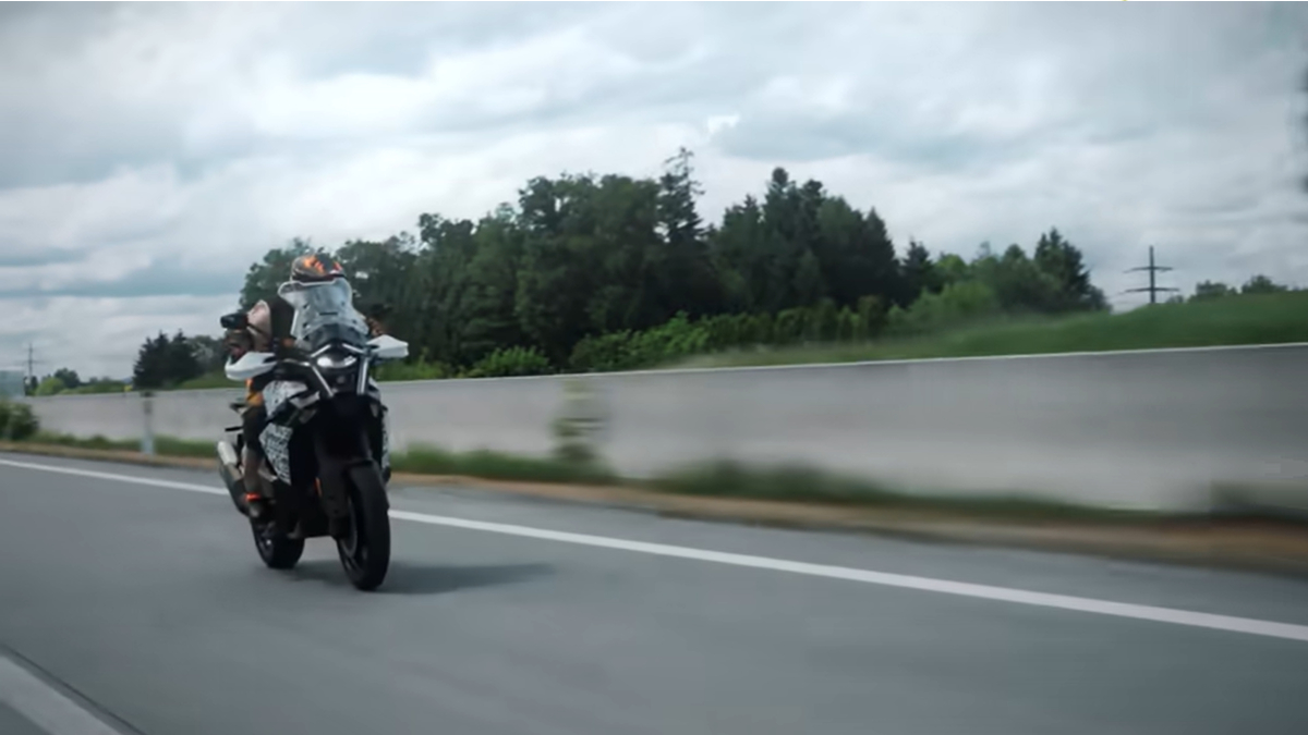 KTM's Automatic Revolution: Understanding the AMT Gearbox - Bike News ...