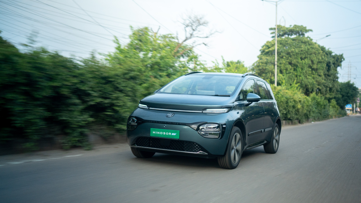 MG Windsor EV sets new record with 15,176 bookings on first day - Car ...