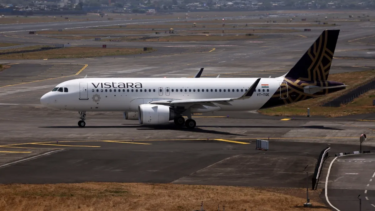 Vistara flight carrying 147 people makes emergency landing in Mumbai after bomb threat ...