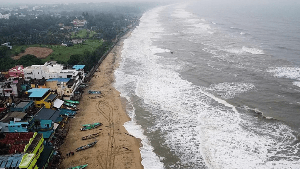 Chennai rains: IMD Warns of heavy showers as cyclone Fengal approaches - India News | The ...