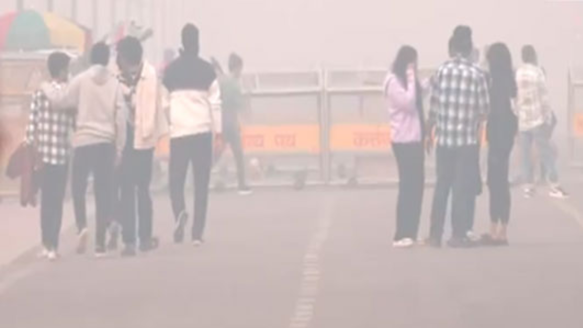Delhi air pollution: AQI hits 'severe plus' levels as smog engulfs city ...