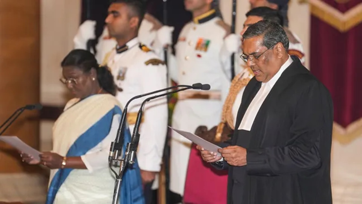 Sanjiv Khanna takes oath as 51st Chief Justice of India - India News | The Financial Express