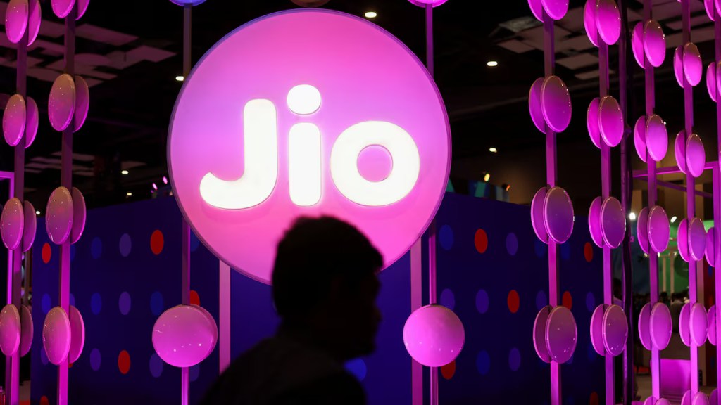 Jio offers 1-year unlimited 5G upgrade for Rs 601: Details - Technology ...
