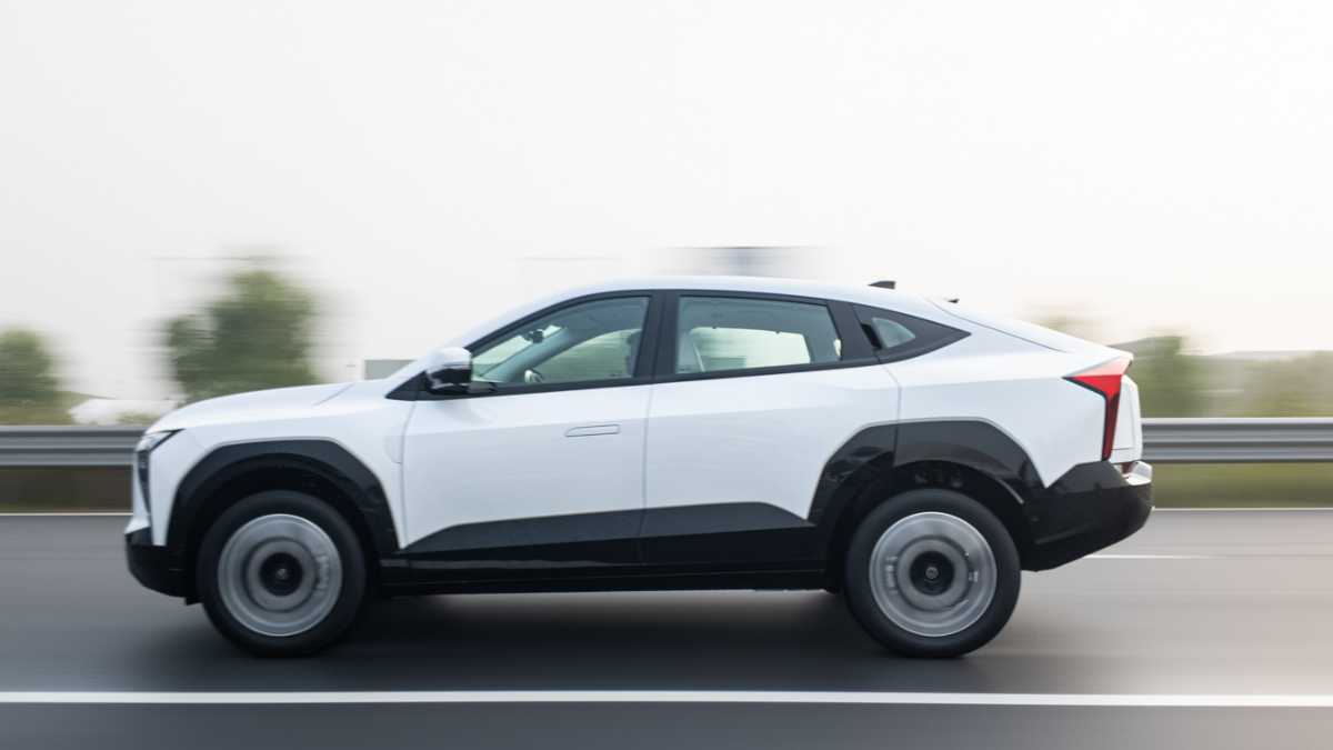 Mahindra XEV 9e review: Where muscle meets luxury in the EV age - Auto ...