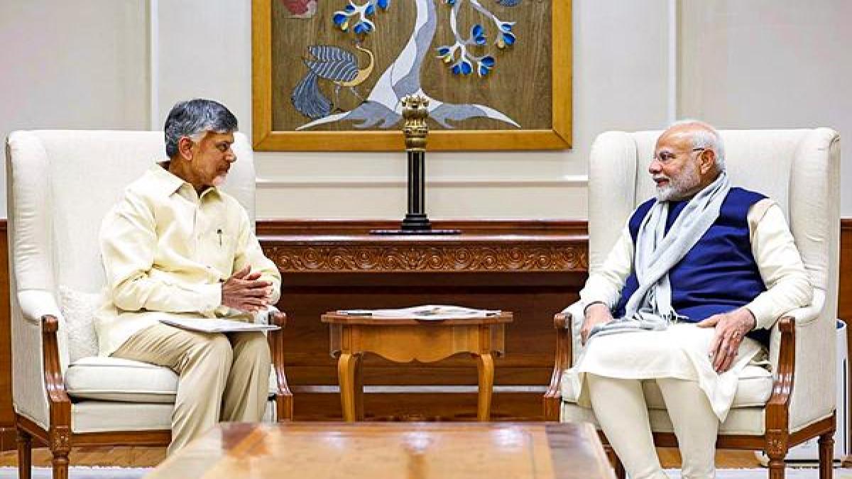 Andhra Pradesh CM Chandrababu Naidu meets PM Narendra Modi, discusses pending projects - India ...