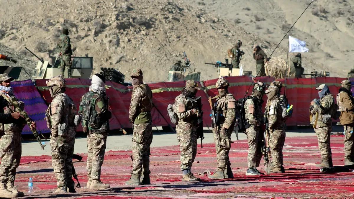 Taliban attack on Pakistani border posts kills militants, soldier ...