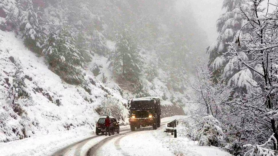 Himachal Pradesh: Shimla, Kufri, Spiti receives season’s first snow, temp drops to -13 degrees ...