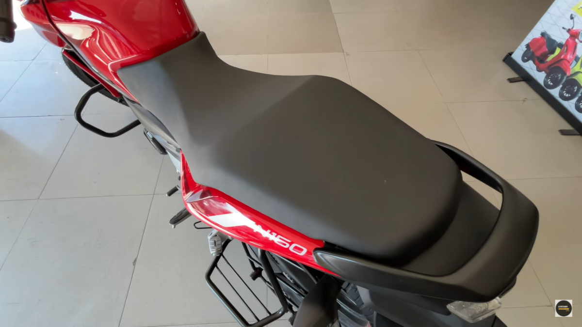 Bajaj Pulsar N160 new base variant leaked: Here's what's new! - Bike ...