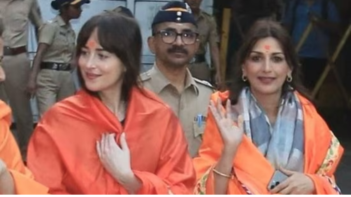 Dakota Johnson, Sonali Bendre chat during Siddhivinayak Temple visit ahead of Coldplay Concert ...