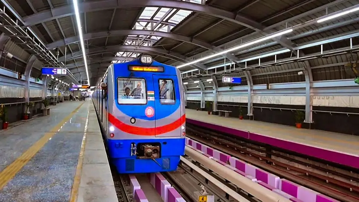 Kolkata Metro Update: Aluminium third rail to replace steel on Blue ...