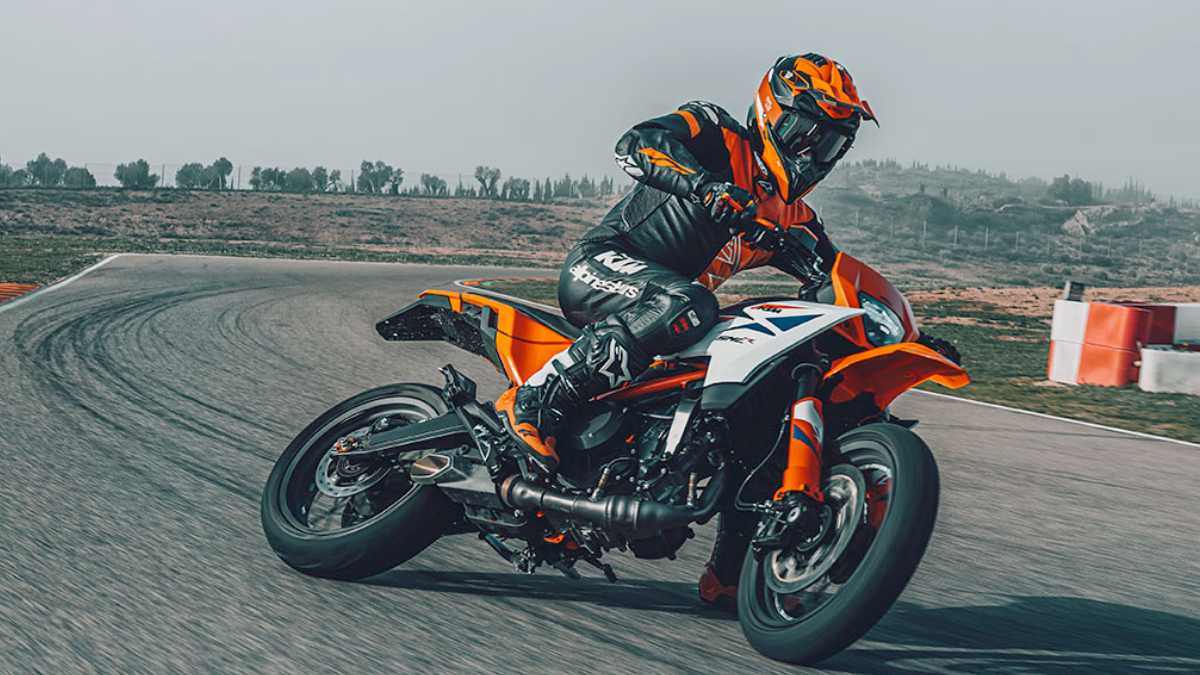 KTM 390 SMC R India launch likely — Here’s what makes it interesting - Bike News | The Financial ...