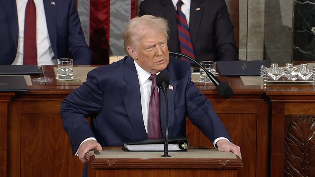 Are Americans happy with Donald Trump as President? His approval ...