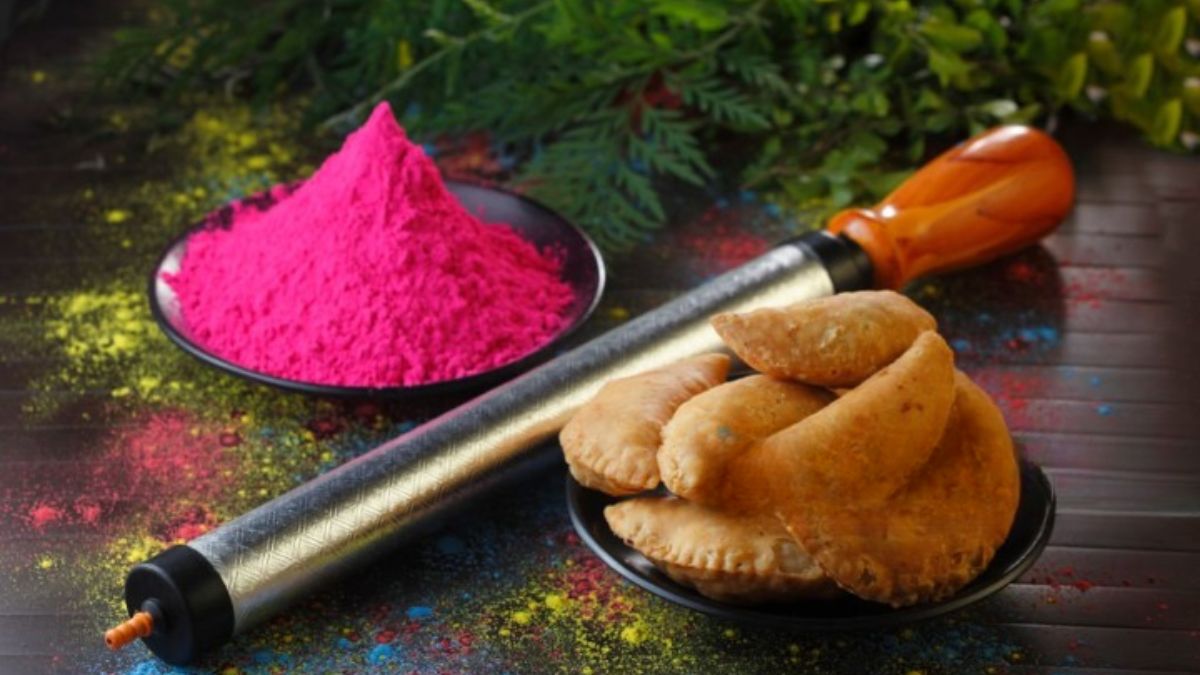 Hosting a Holi 2025 party? Make Gujiya, Malpua and other famous Holi ...