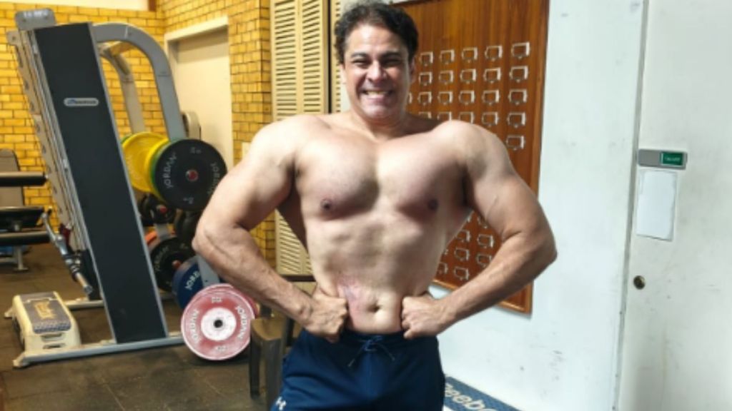 Comedian Cyrus Broacha owes his toned body at 55 to weight lifting: ‘My ...