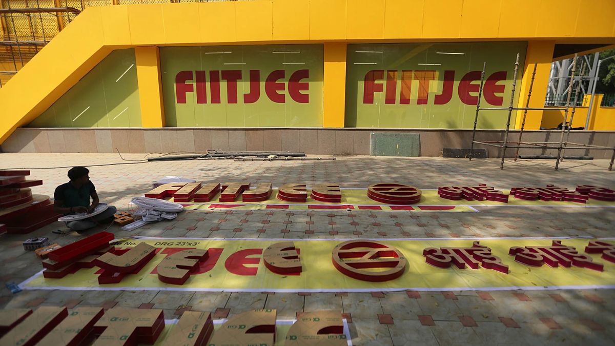 ED raids multiple locations linked to FIITJEE in Delhi-NCR over closure of centers - India News ...