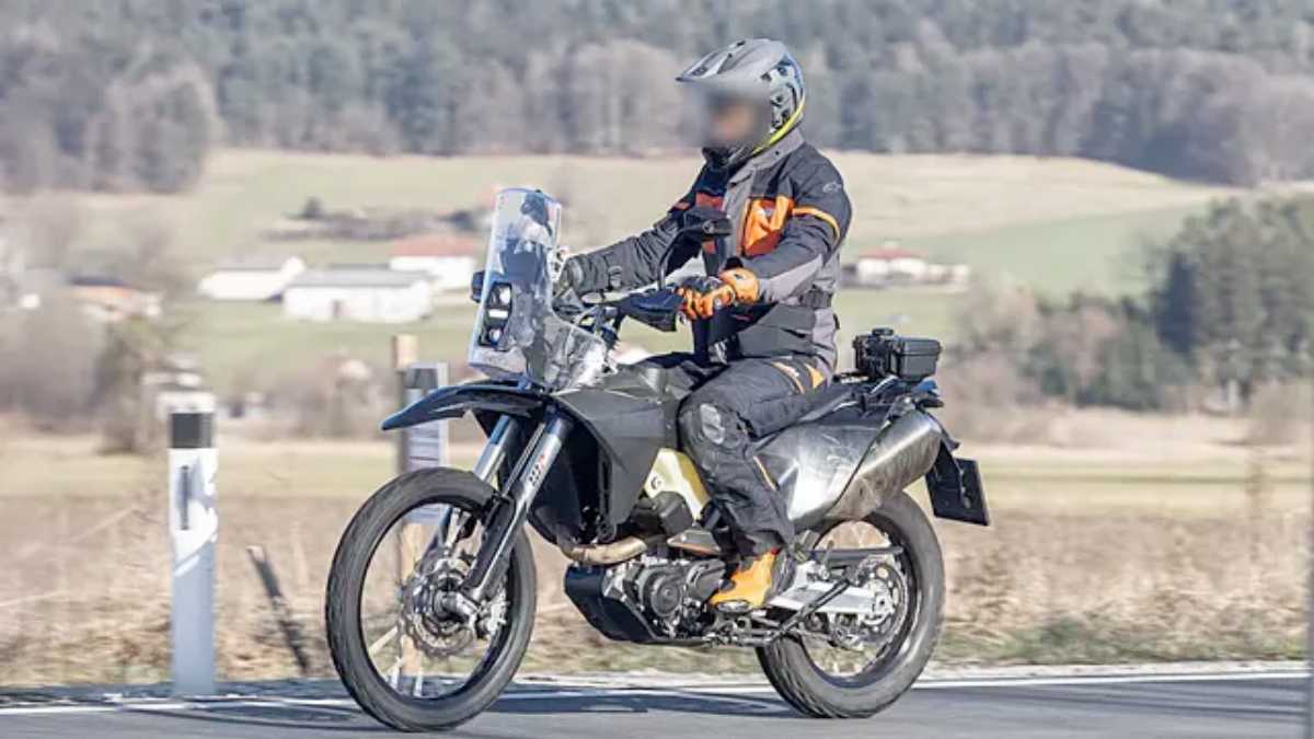 KTM 690 Rally spotted testing for the first time - Bike News | The ...