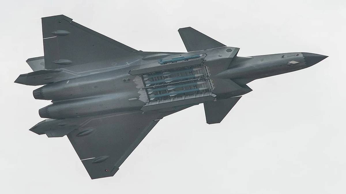 Most advanced Fighter Jets globally in 2025: Lockheed Martin F-35 Lightning II and Chengdu J-20 ...