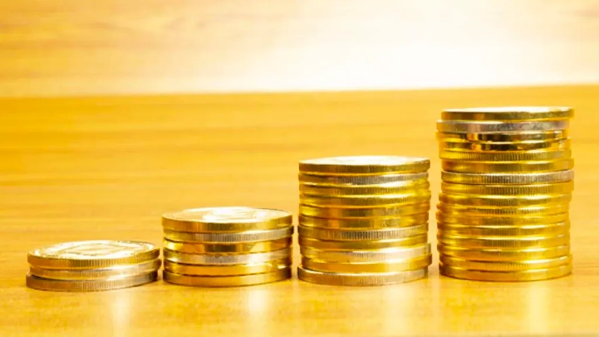Gold at Rs 1 Lakh: Why gold coins are an affordable buy now? - Gold ...