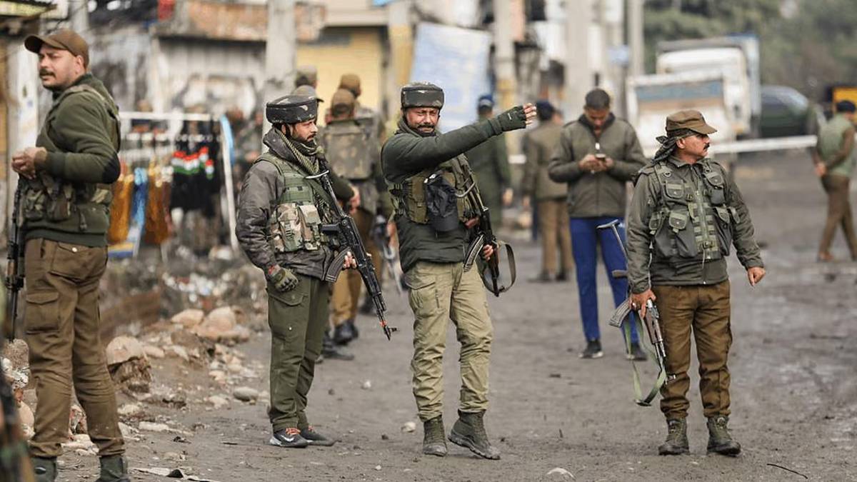 Encounter breaks out between security forces and terrorists in Jammu-Kashmir's Tral - India News ...