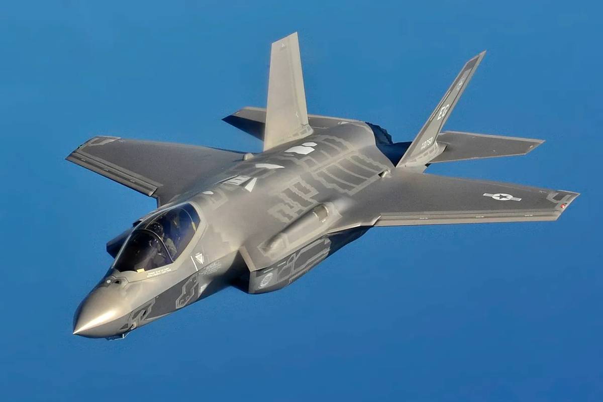 Most advanced Fighter Jets globally in 2025: Lockheed Martin F-35 Lightning II and Chengdu J-20 ...