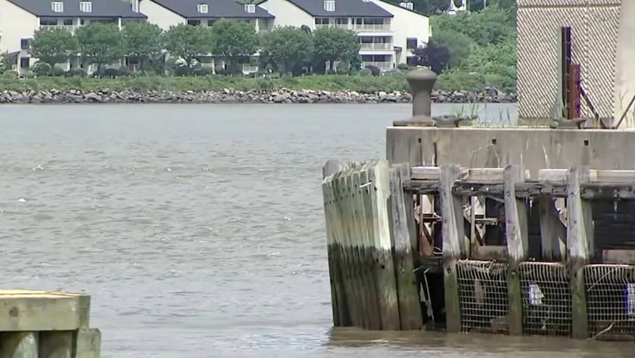 1 dead in New York sewage-boat explosion on Hudson River - World News ...