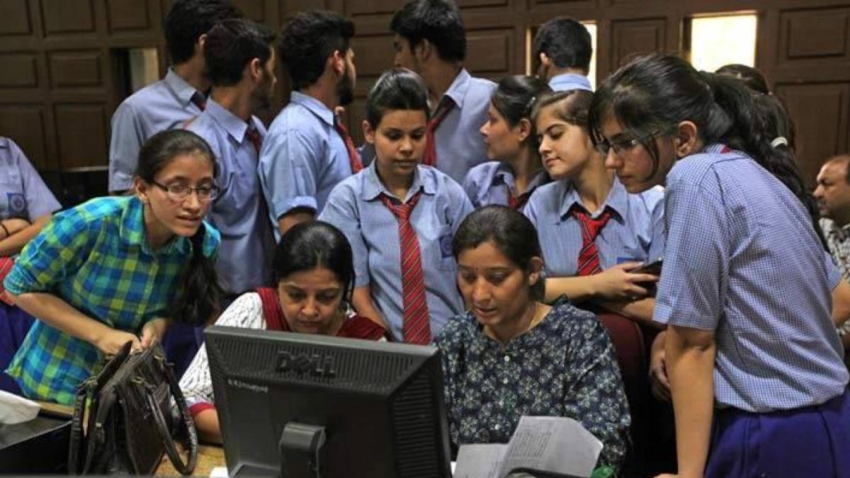 TN SSLC Result 2025 OUT: Check toppers, marks, percentage, districts ...